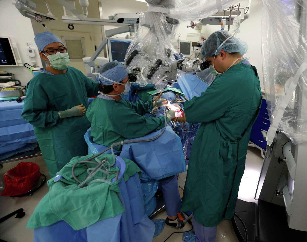 Houston Methodist surgeon one of few U.S. doctors who dares perform ...