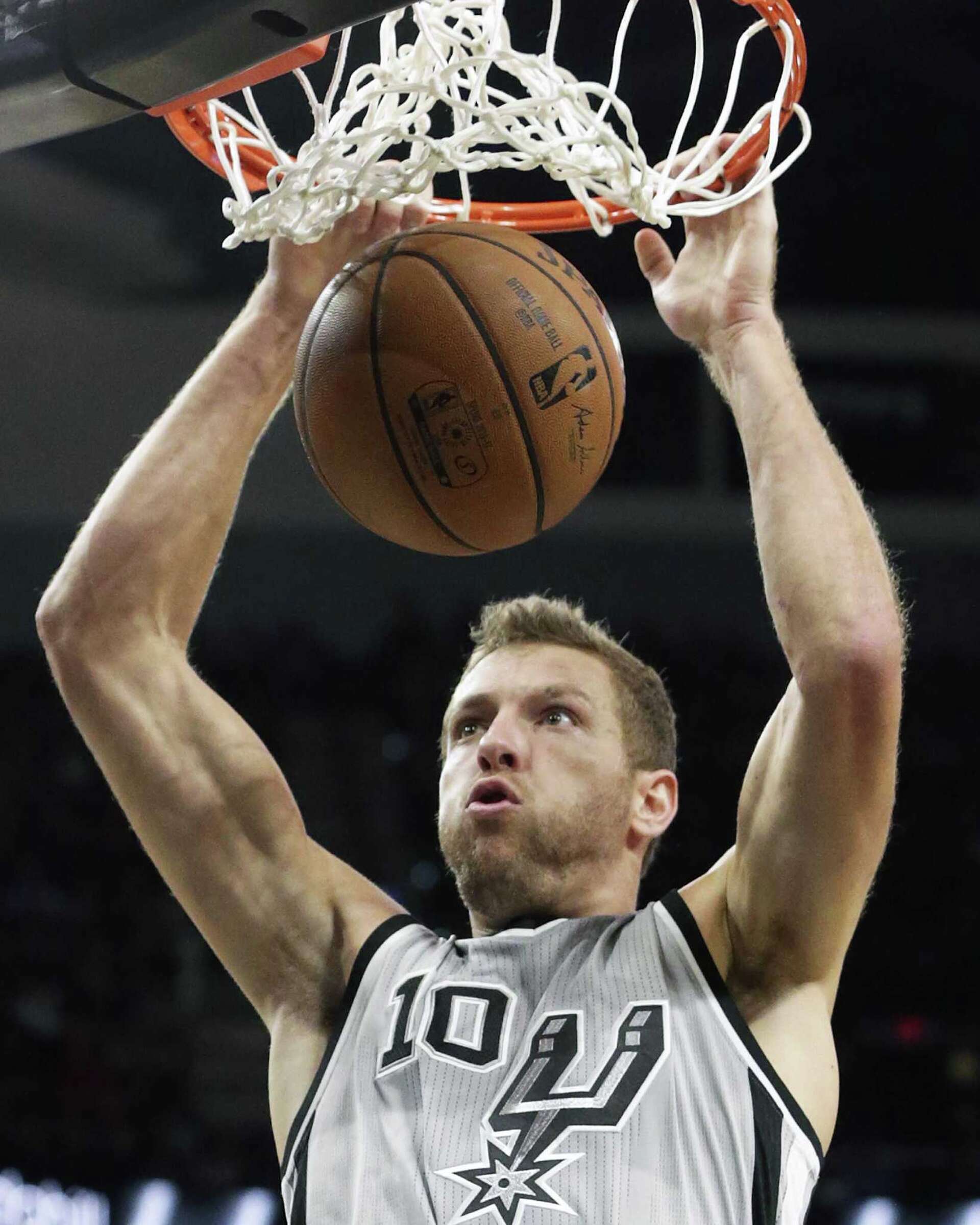 David Lee is a Spur — at last