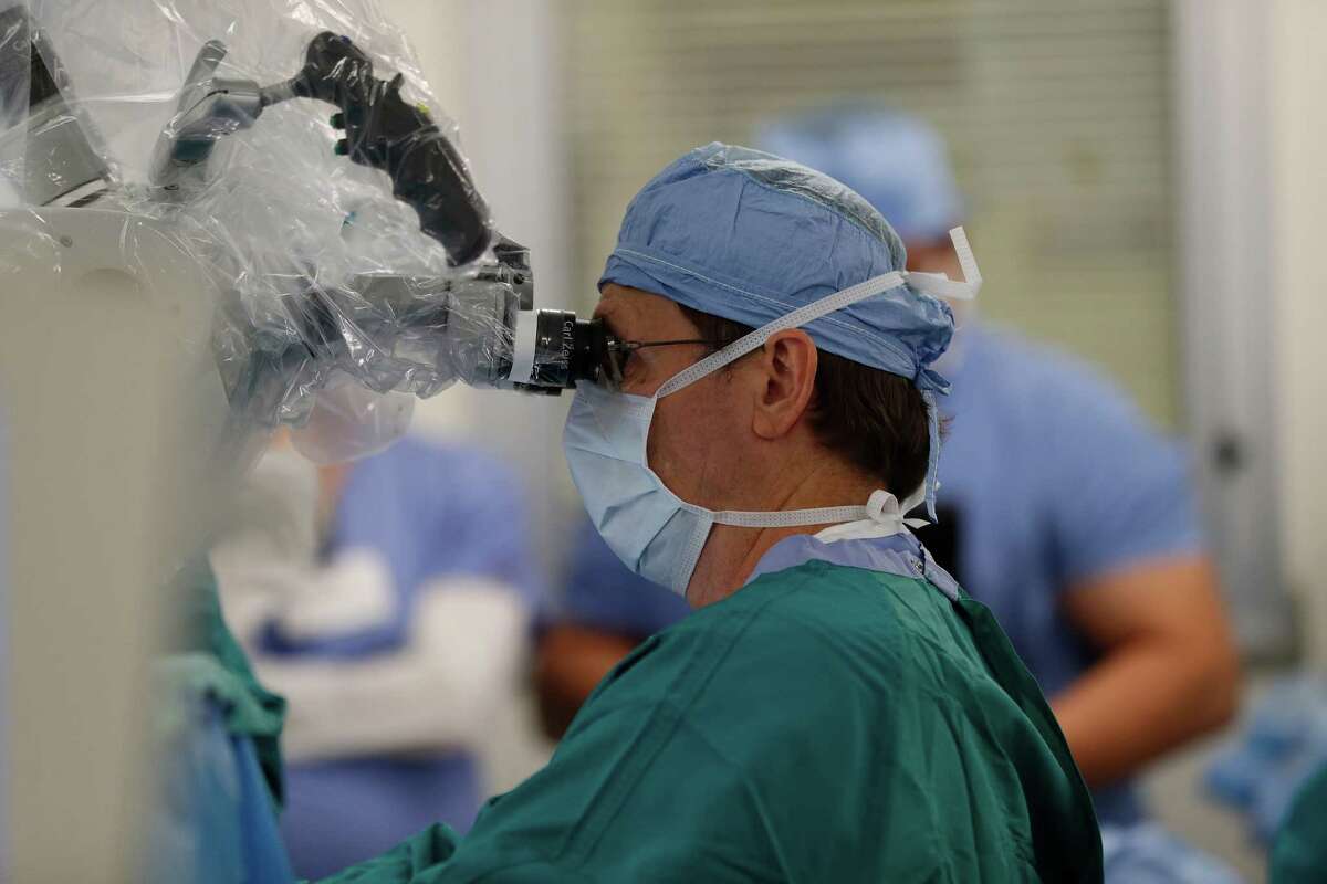 Houston Methodist surgeon one of few U.S. doctors who dares perform ...