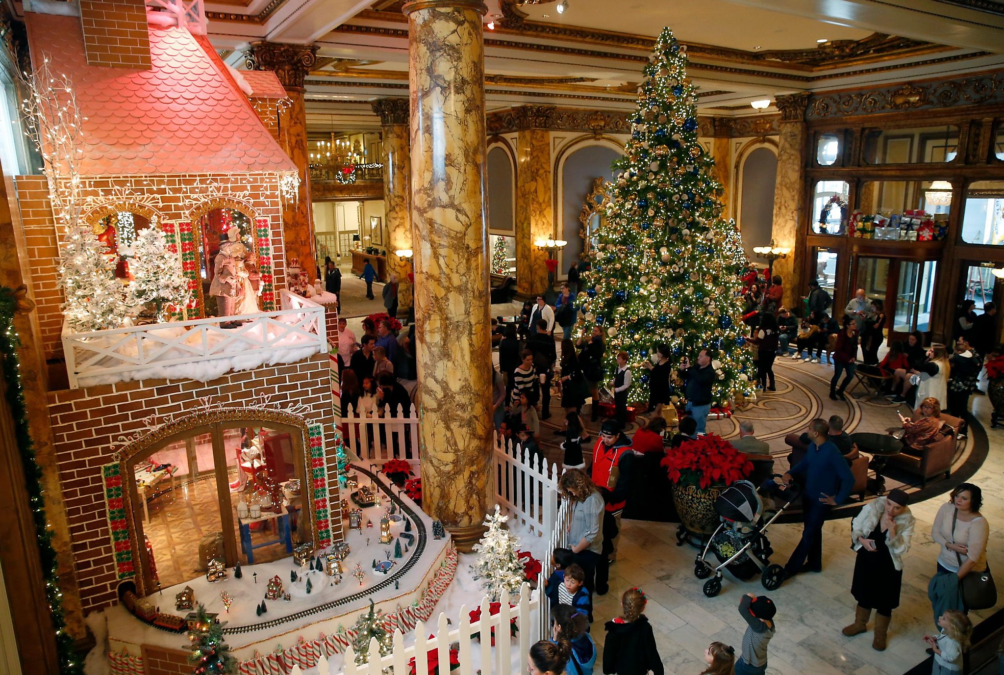 Hotel’s two-story gingerbread house looks better than it tastes - SFGate