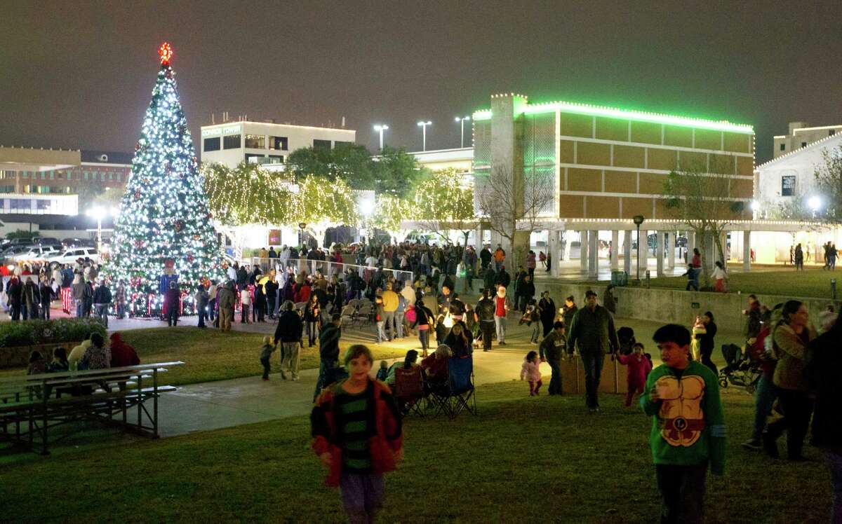 Conroe Christmas tree lighting kicks off holiday season