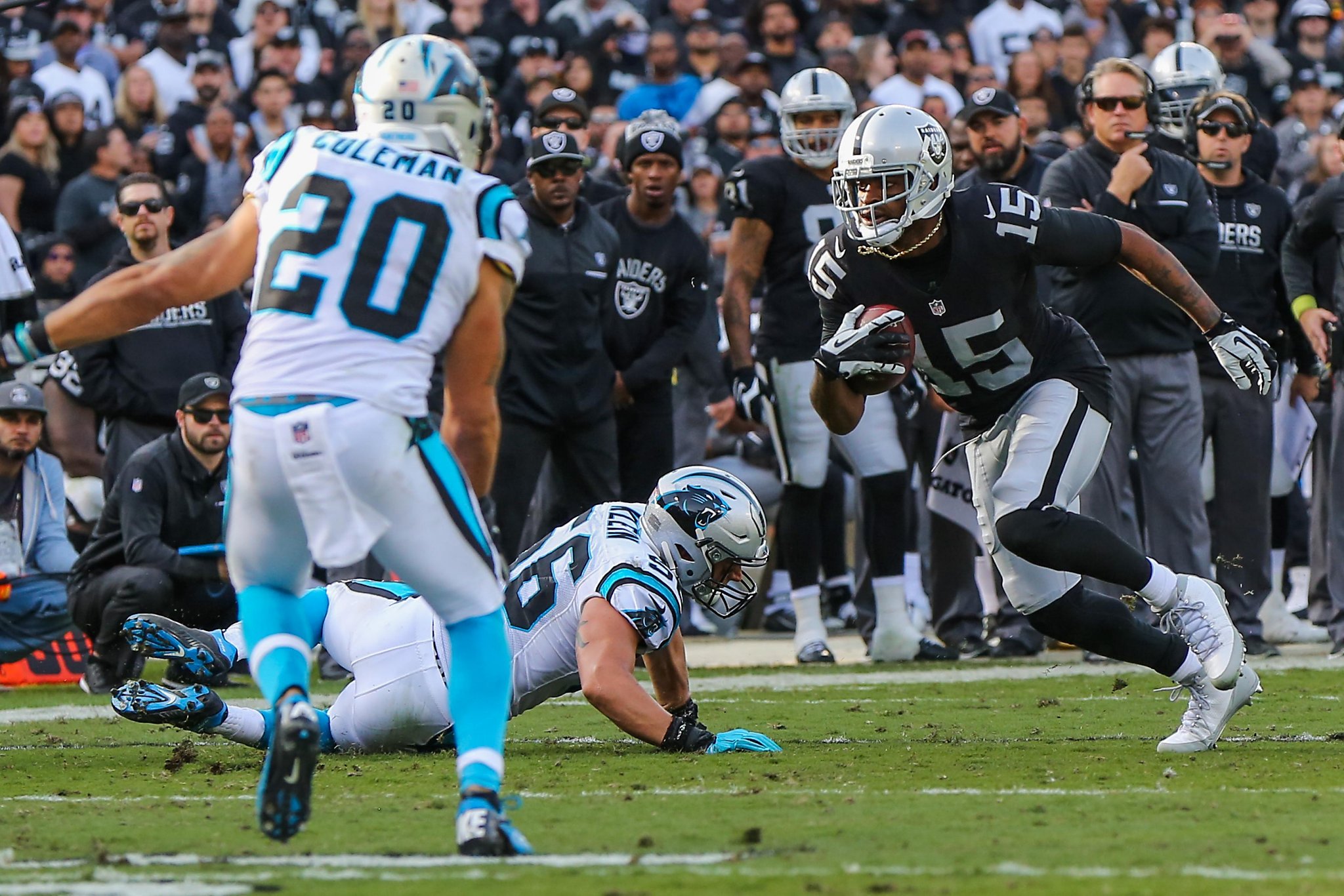 Raiders’ receiver Michael Crabtree makes up for off-games