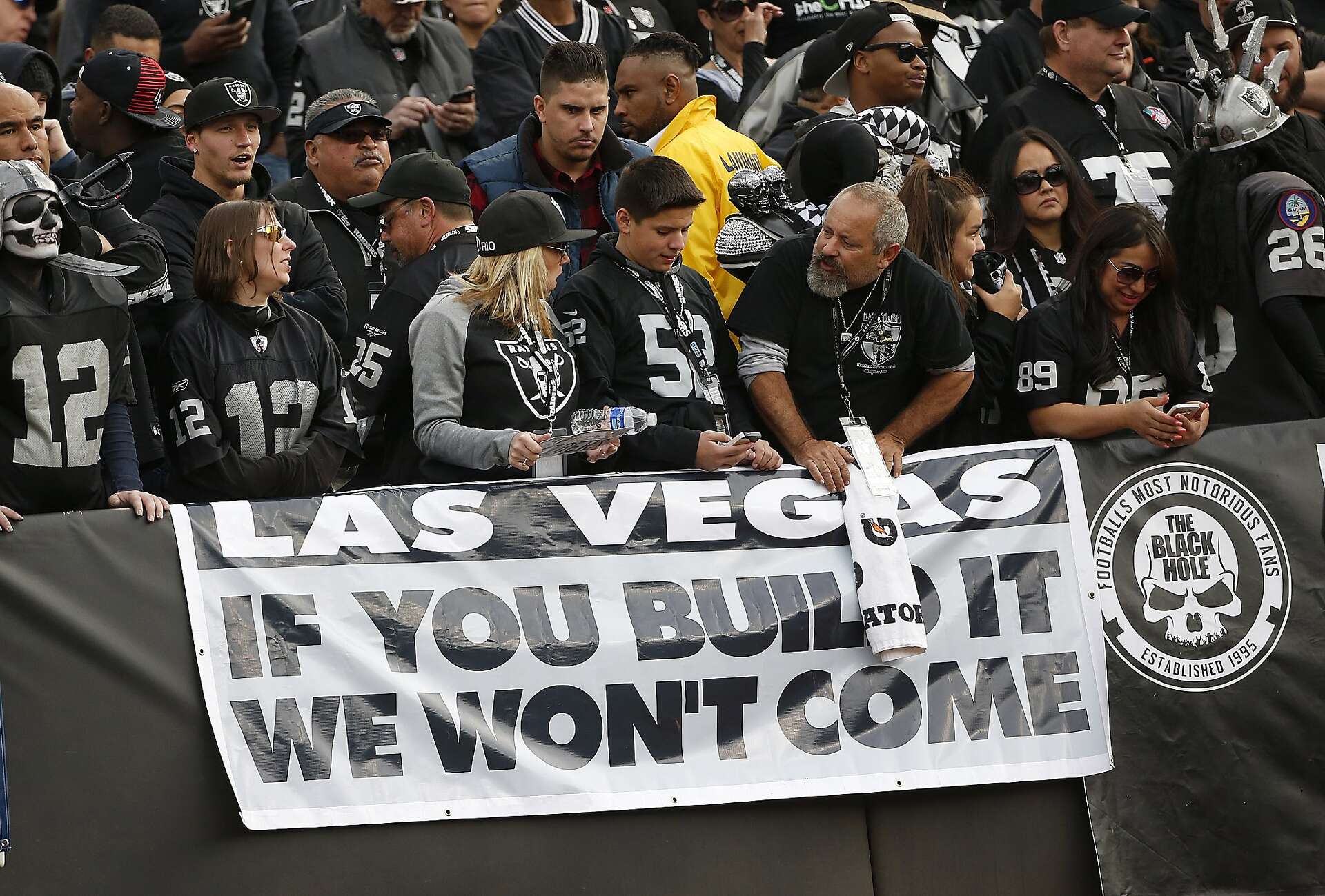 It’s official: Raiders file paperwork to move to Las Vegas
