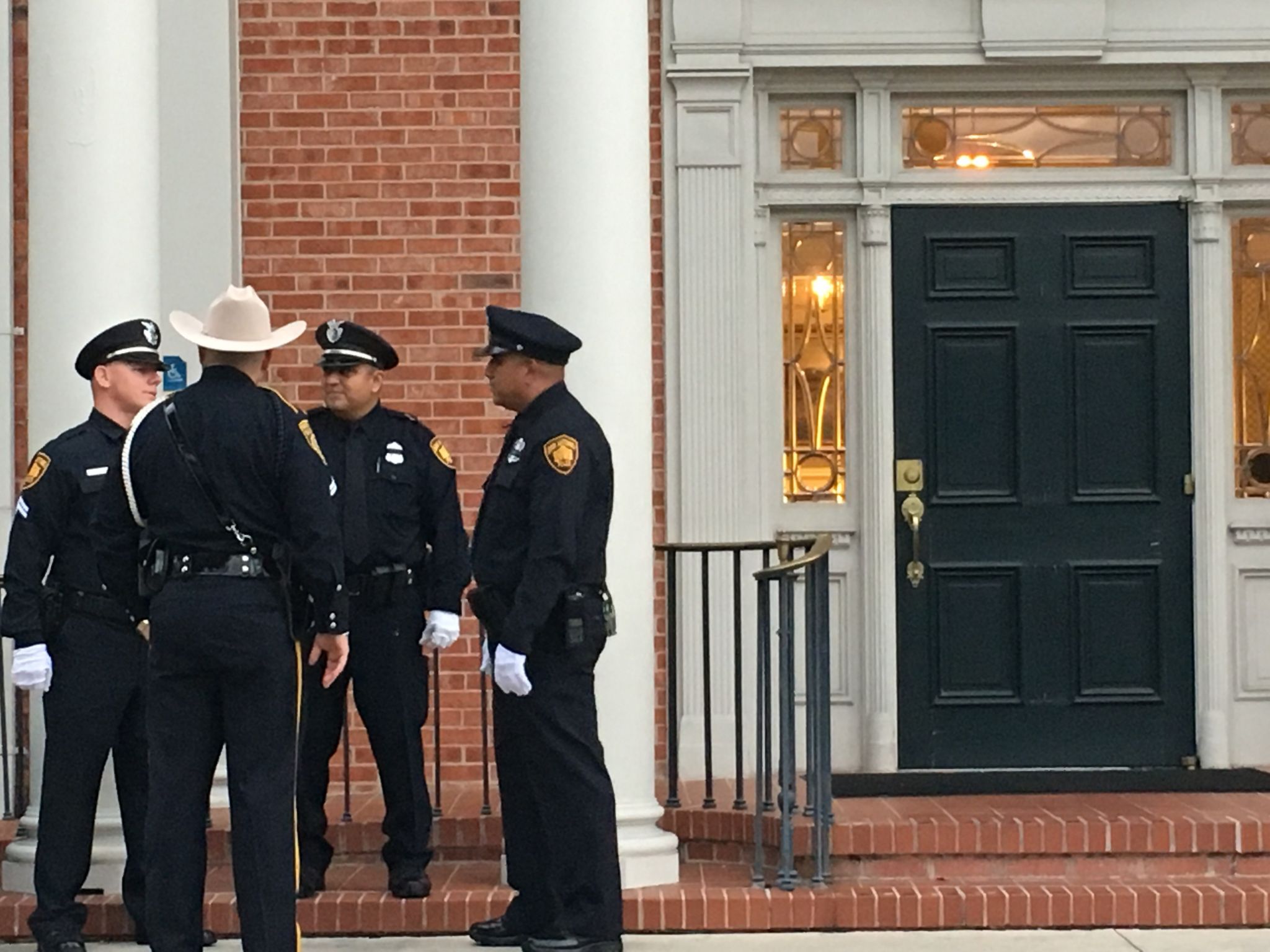 Mourners gather to pay tribute to slain SAPD Detective Benjamin Marconi ...
