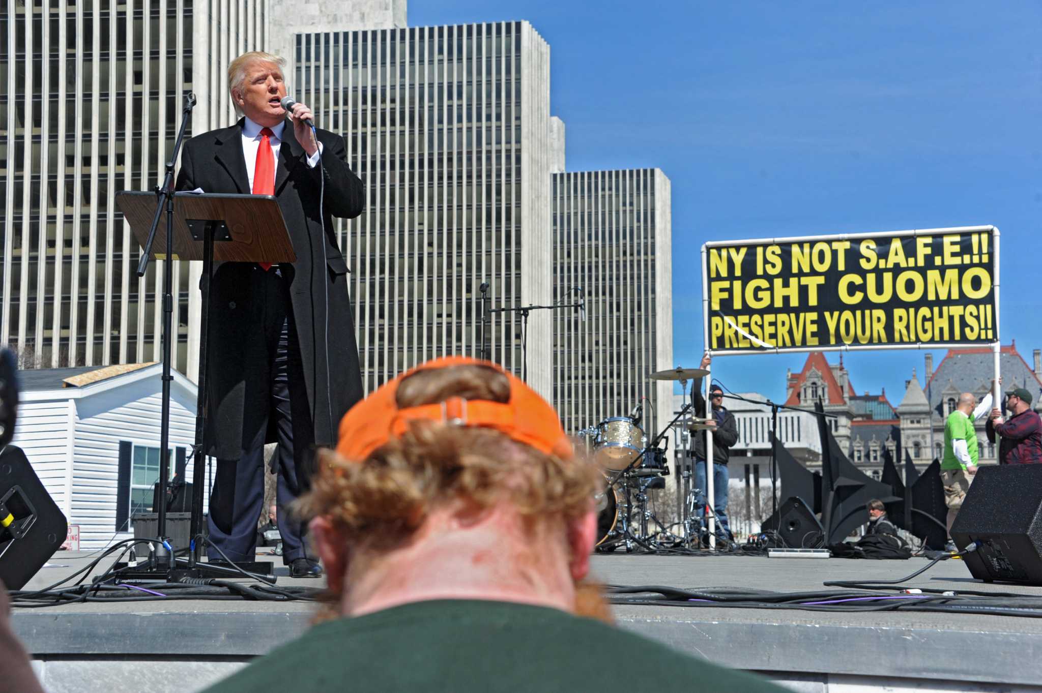 After Alex Pretti's killing, Trump beats a Second Amendment retreat