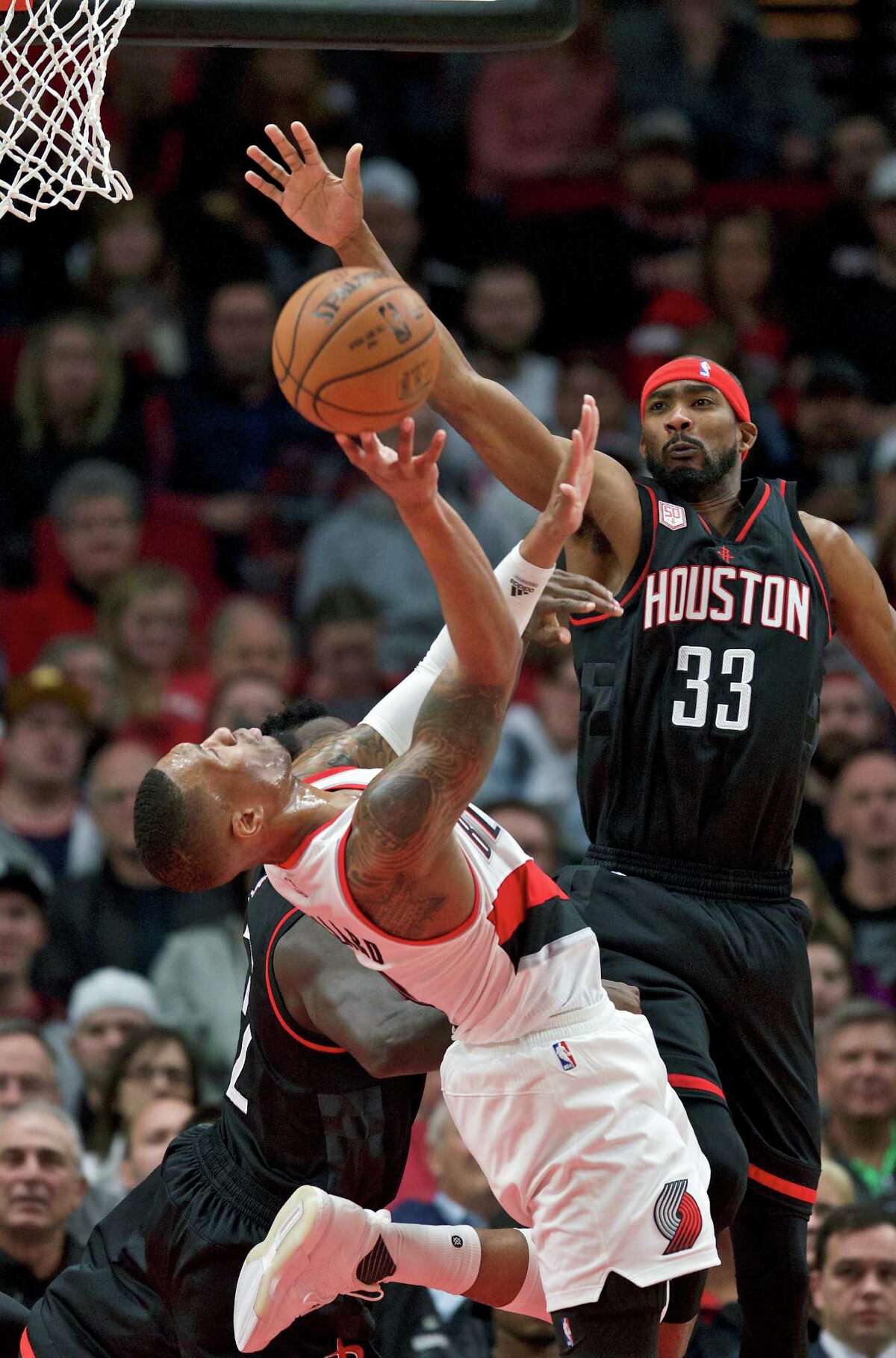 Rockets score at will in trouncing of Trail Blazers