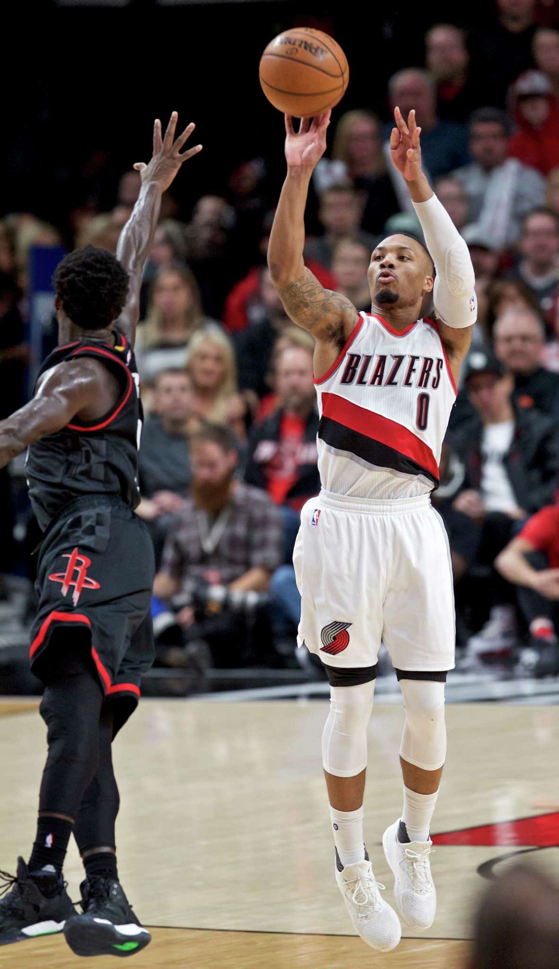 Rockets score at will in trouncing of Trail Blazers