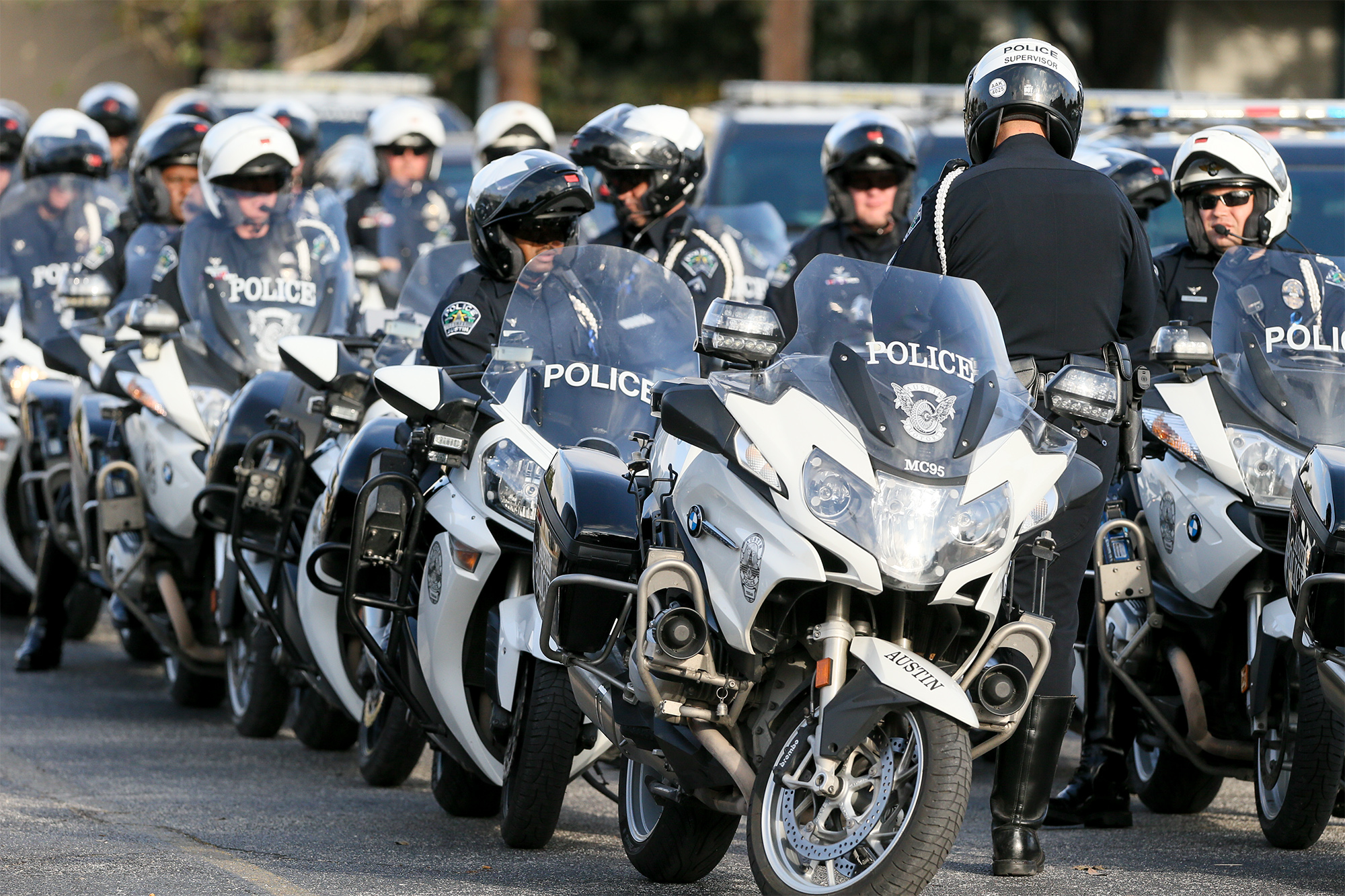 Austin police fatally shoot man who allegedly charged at them with pickax