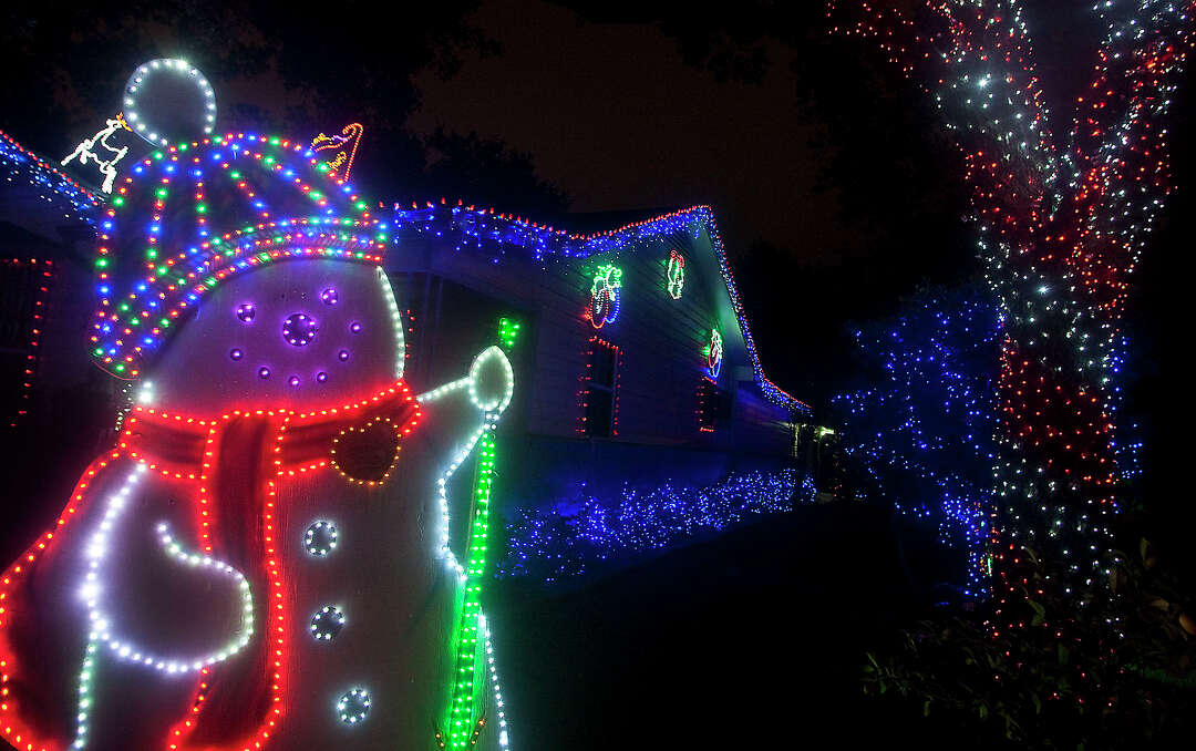 Here's where to see the best Christmas lights around Houston this year