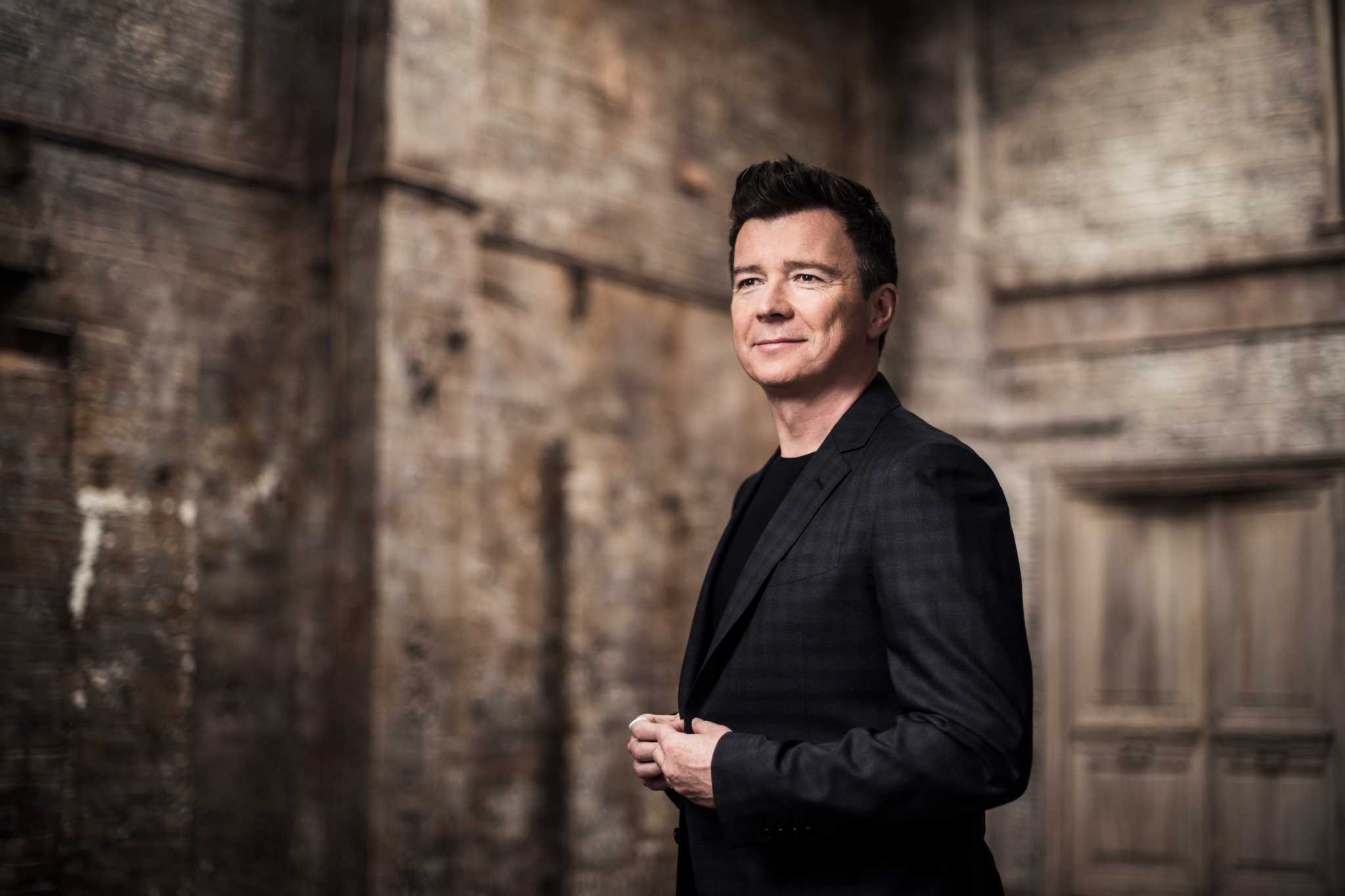 '80s pop star Rick Astley is coming to Houston