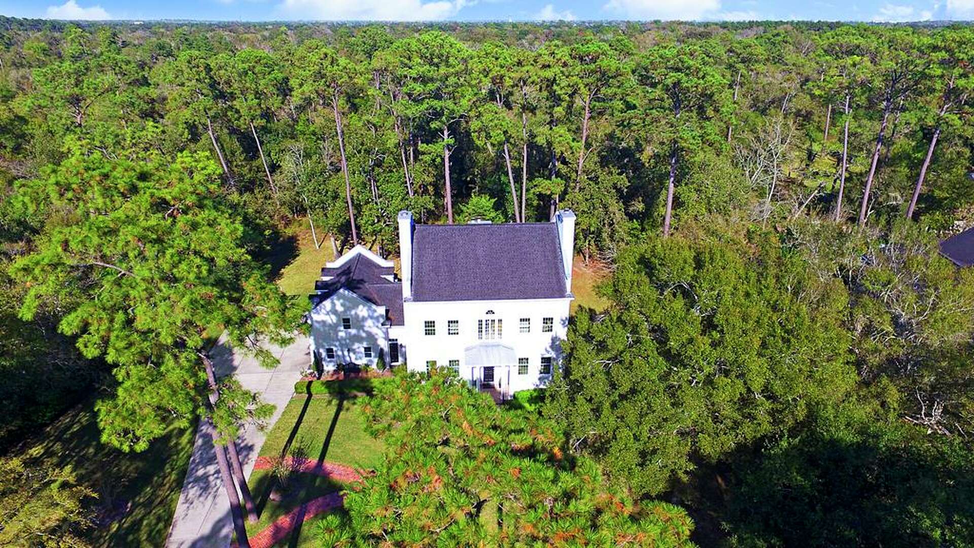 Immaculate Friendswood home brings classic style to the heart of the ...