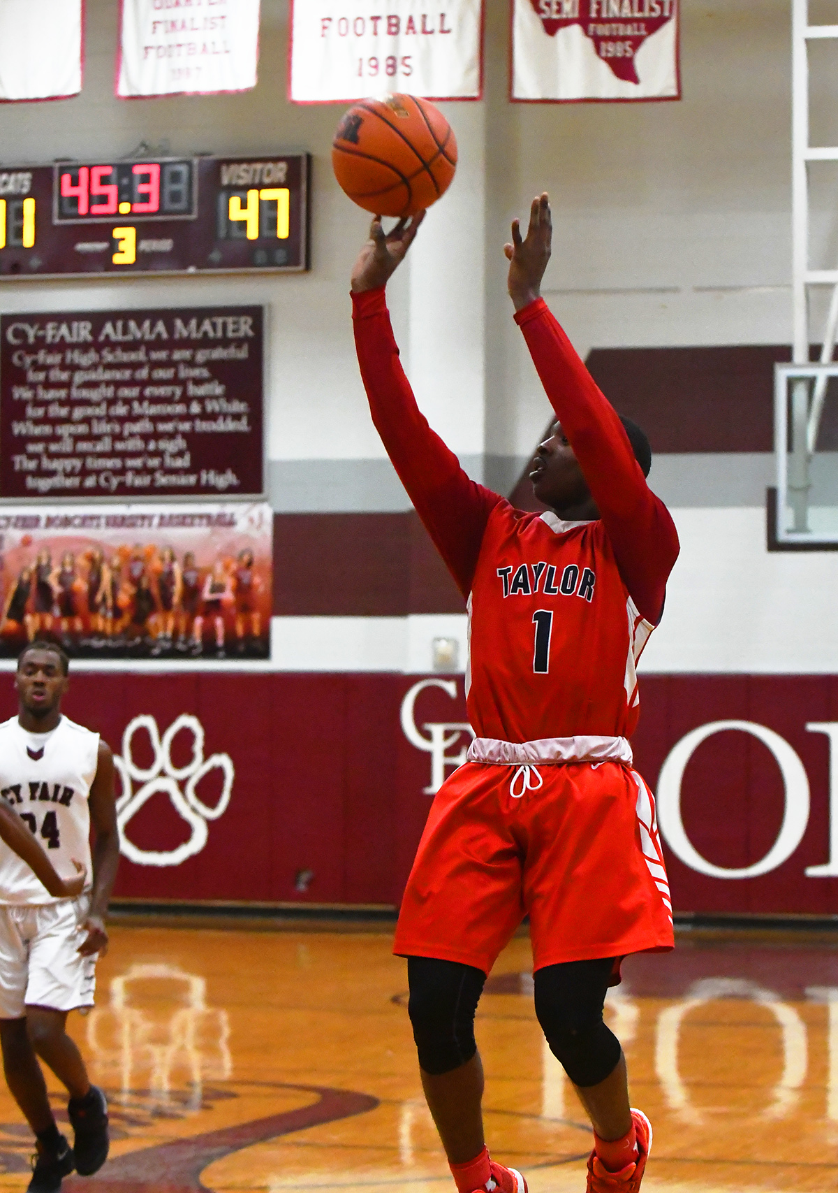 Watch Alief Taylor's Kavin Ezekwe's game-winning shot against Sam Houston