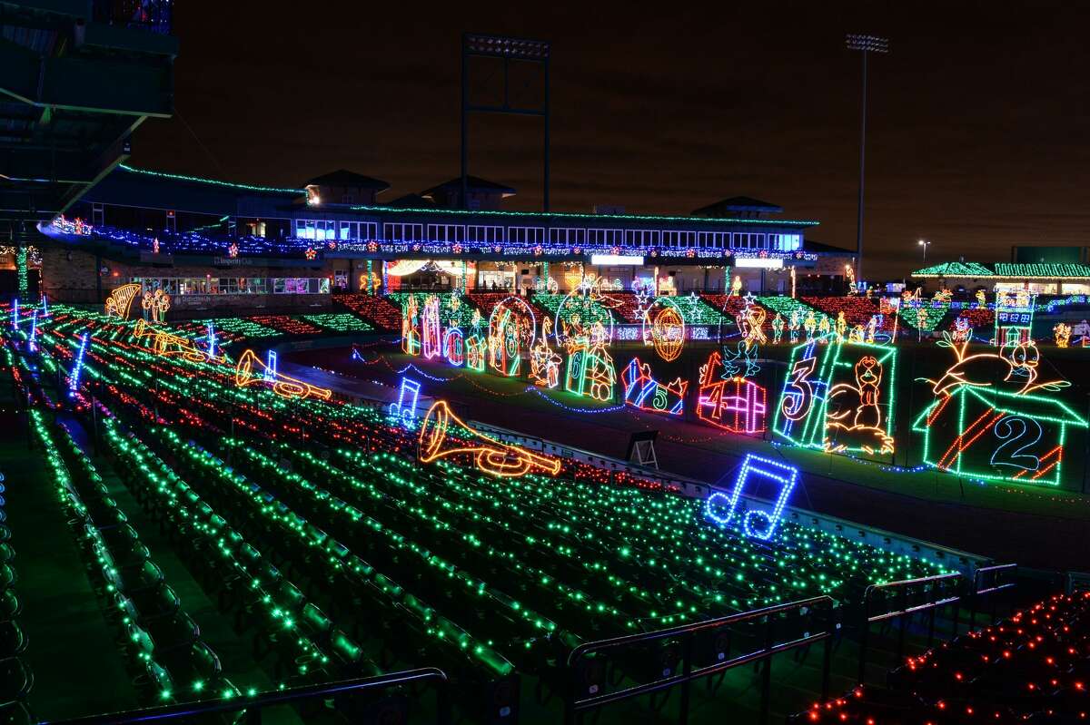 League City home wins at Christmas with epic Astros-themed light display