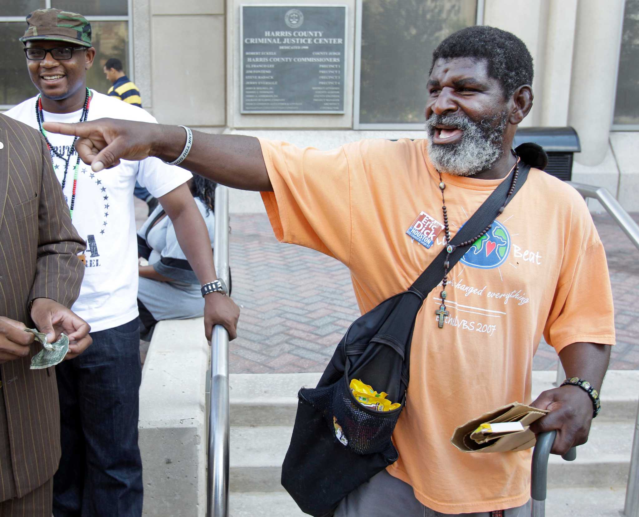 Rick Johnson, popular Houston courthouse fixture, dies at 59