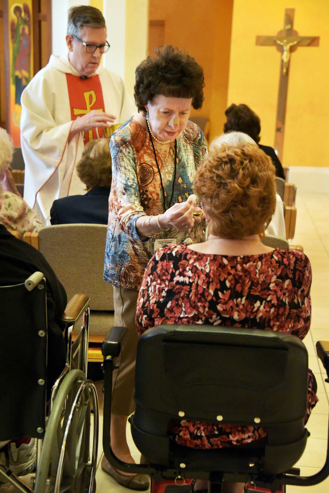 Diocese: take Communion in the hand because of coronavirus