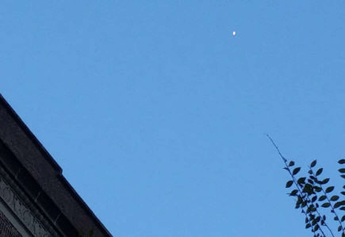 UFO spotted over Waco fools no one, not even tin-foiled alien hunters