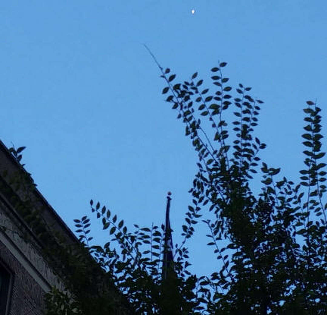 UFO spotted over Waco fools no one, not even tin-foiled alien hunters