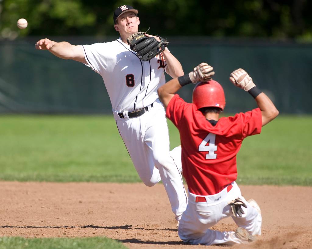 SCHOLASTIC ROUNDUP: Morrison's one-hitter lifts Ridgefield to baseball ...
