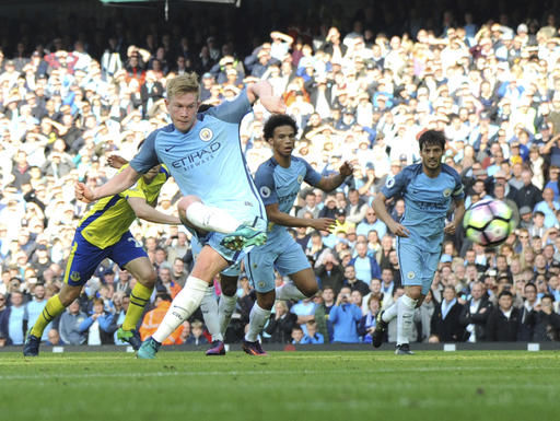 Man City has 2 penalties saved, draws 1-1 with Everton