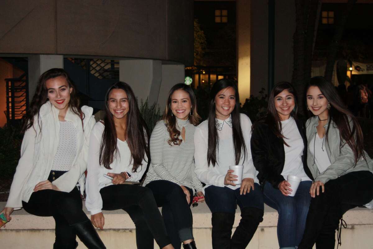 Photos: UTSA students launch holiday season with Light the Paseo Dec. 1 ...