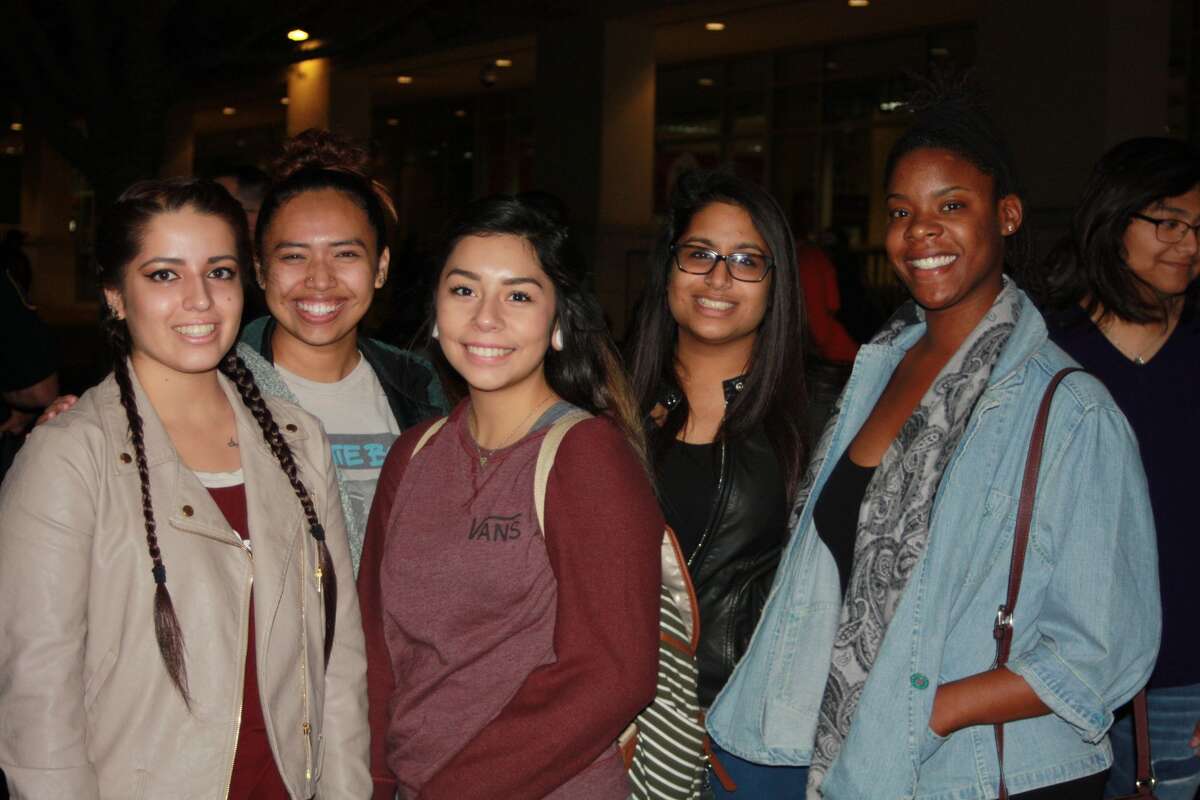 Photos: UTSA students launch holiday season with Light the Paseo Dec. 1 ...
