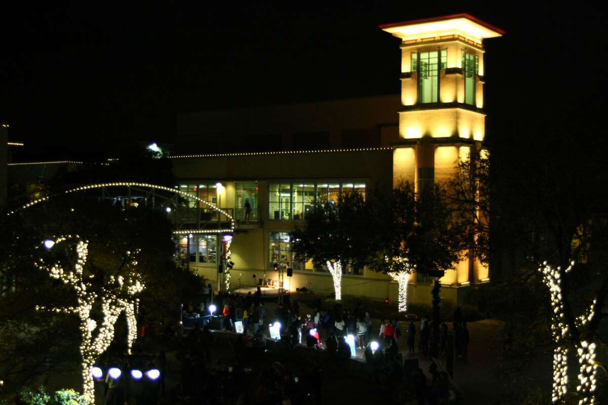 Photos: UTSA students launch holiday season with Light the Paseo Dec. 1 ...