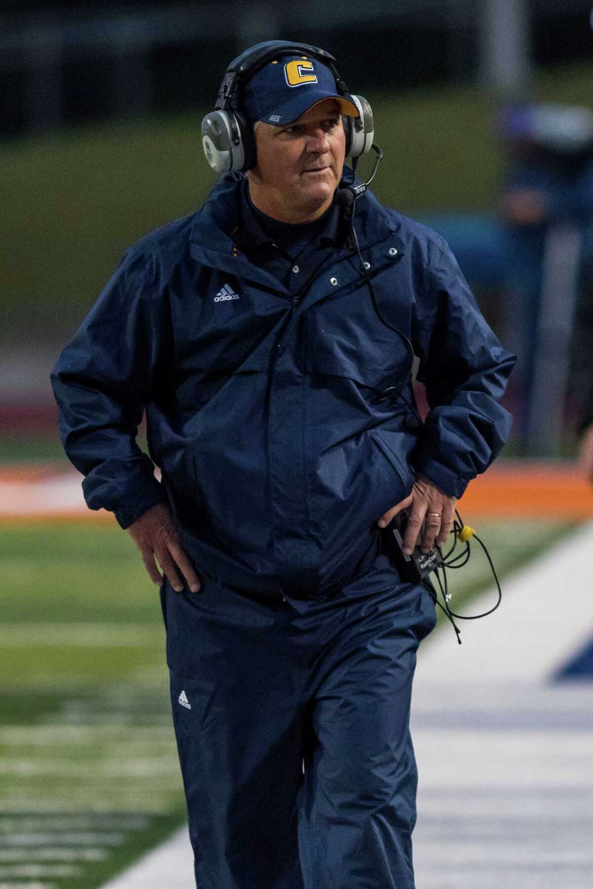 Sam Houston State holds off Chattanooga in FCS playoffs