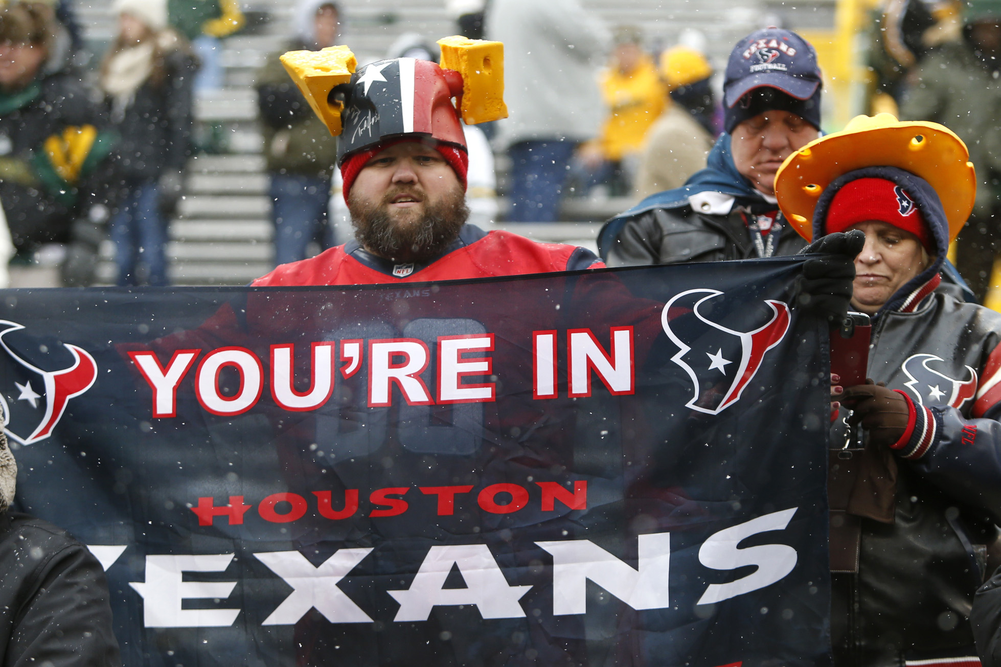 Texans fans swarm Lambeau Field