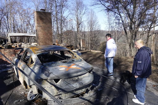 During first look at wildfire rubble, residents in a daze