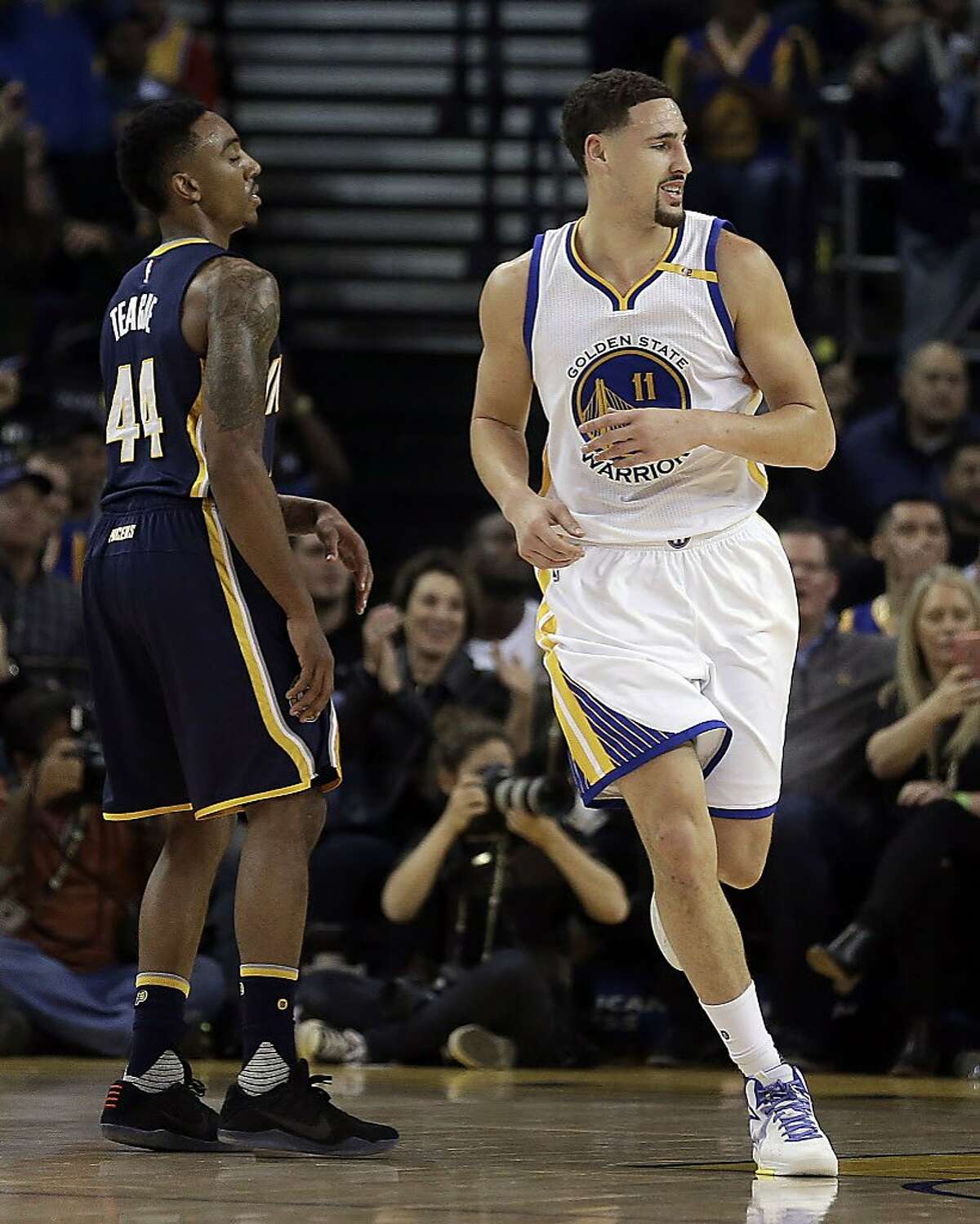 Klay Thompson erupts for 60 points as Warriors rout Pacers