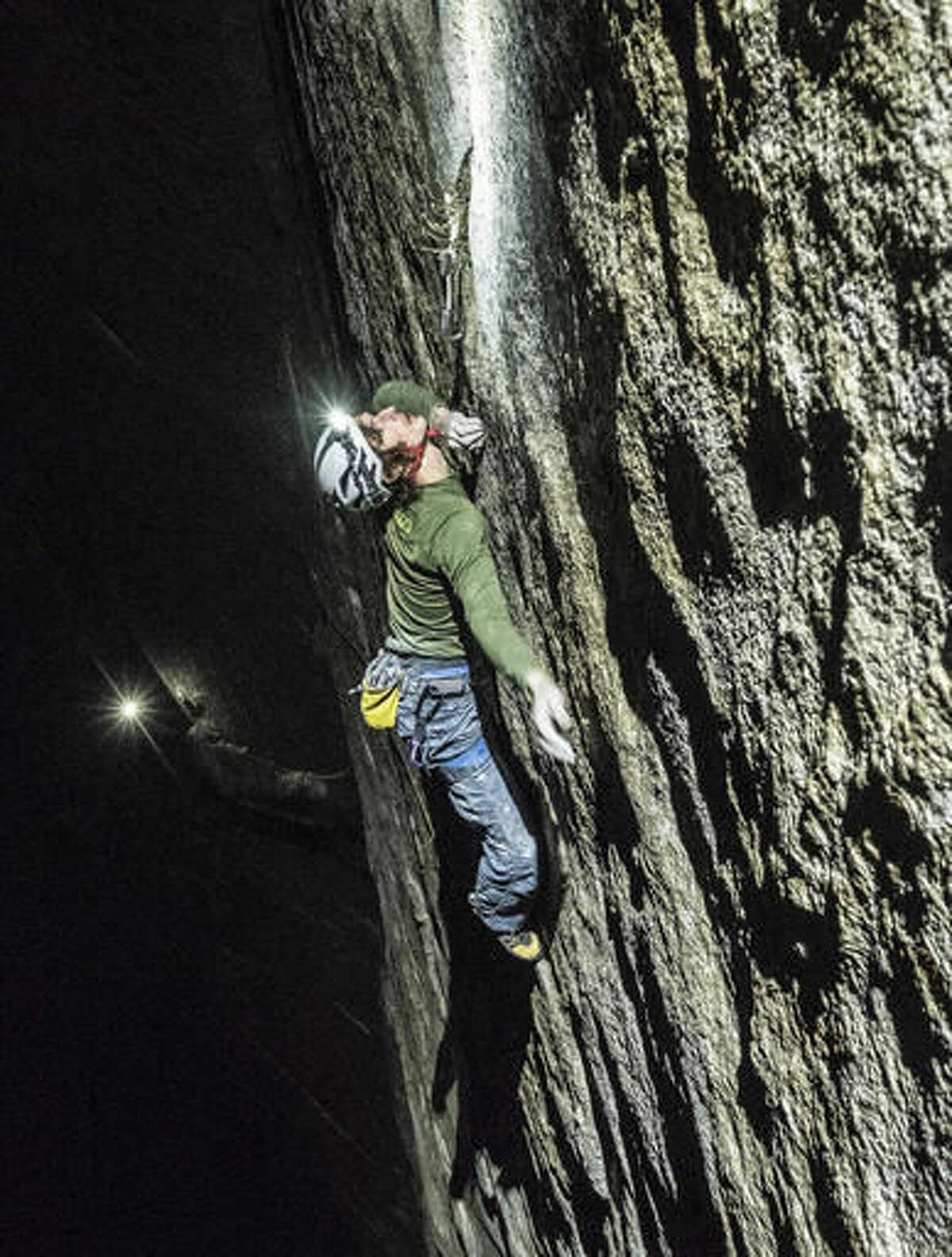 Czech free-climber scales Yosemite rock wall in record time