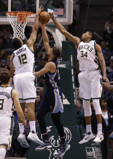 Bucks use big fourth quarter for 106-96 win over Grizzlies
