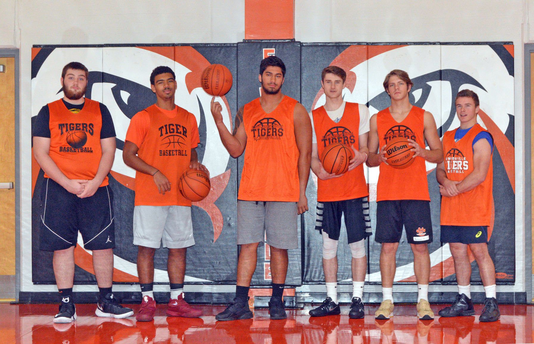 BOYS' BASKETBALL: Edwardsville boys primed for big season