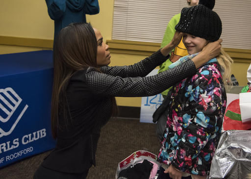 Singer Michelle Williams gives back to Rockford family