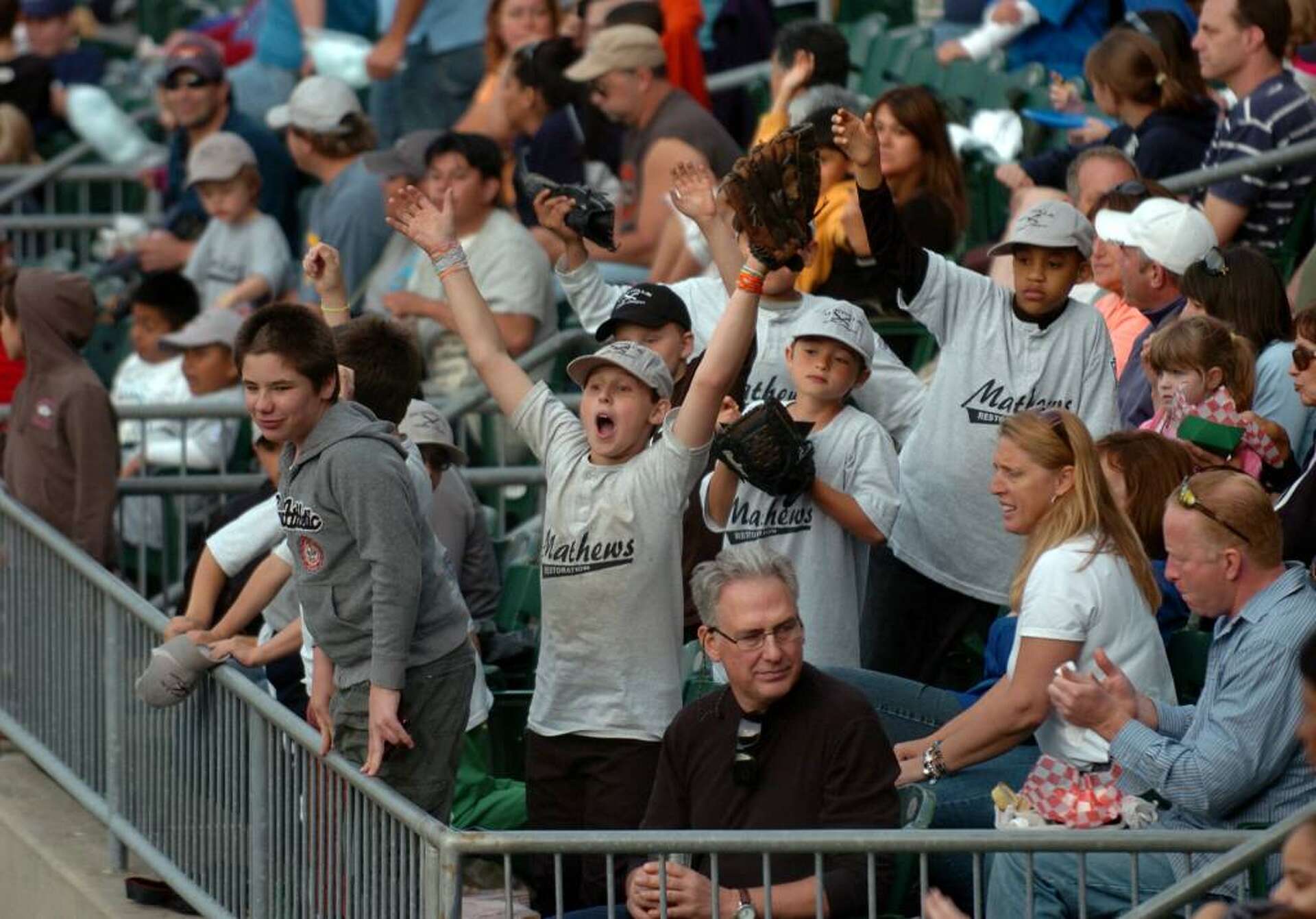 Blue Crabs defeat Bluefish, 8-1
