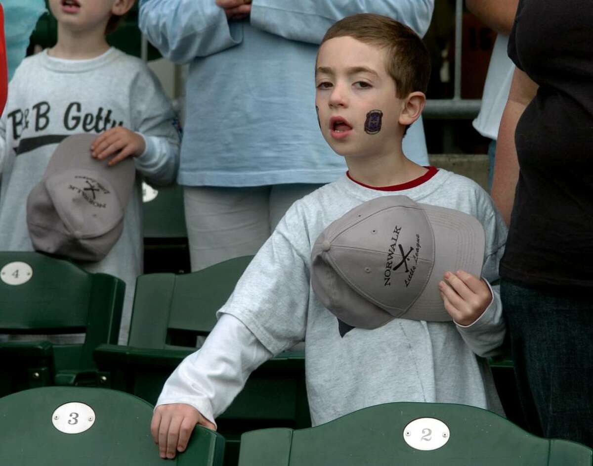 Blue Crabs defeat Bluefish, 8-1