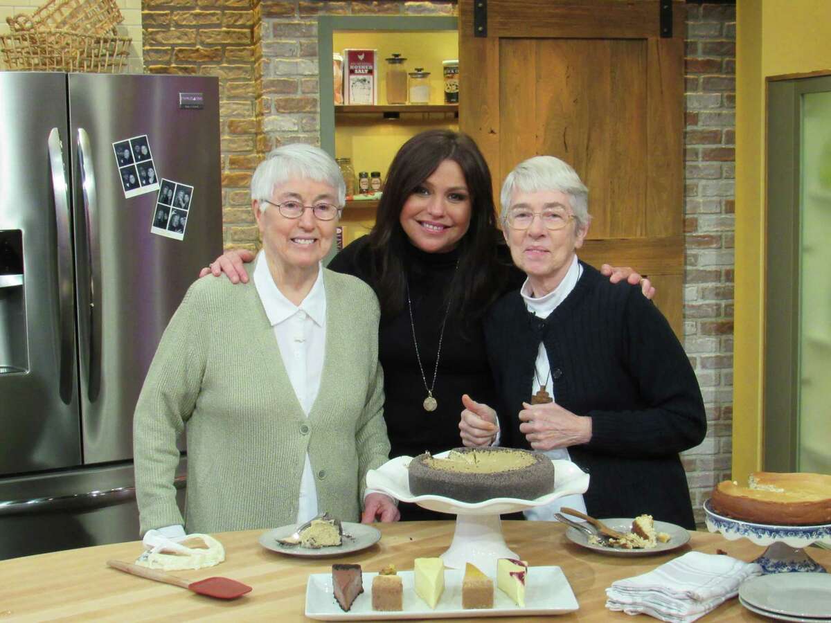 Rachael Ray looks to sell Hamptons home for $4.9M