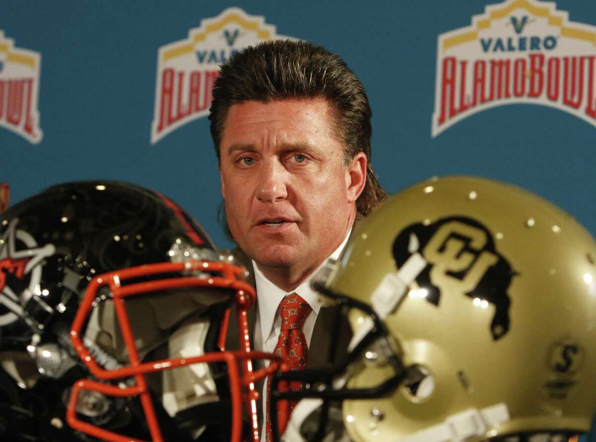Oklahoma State coach Mike Gundy's mullet is magical