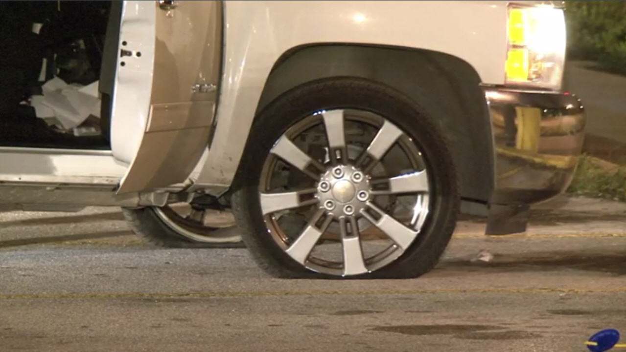 100 mph police chase across Houston ended by spike strips