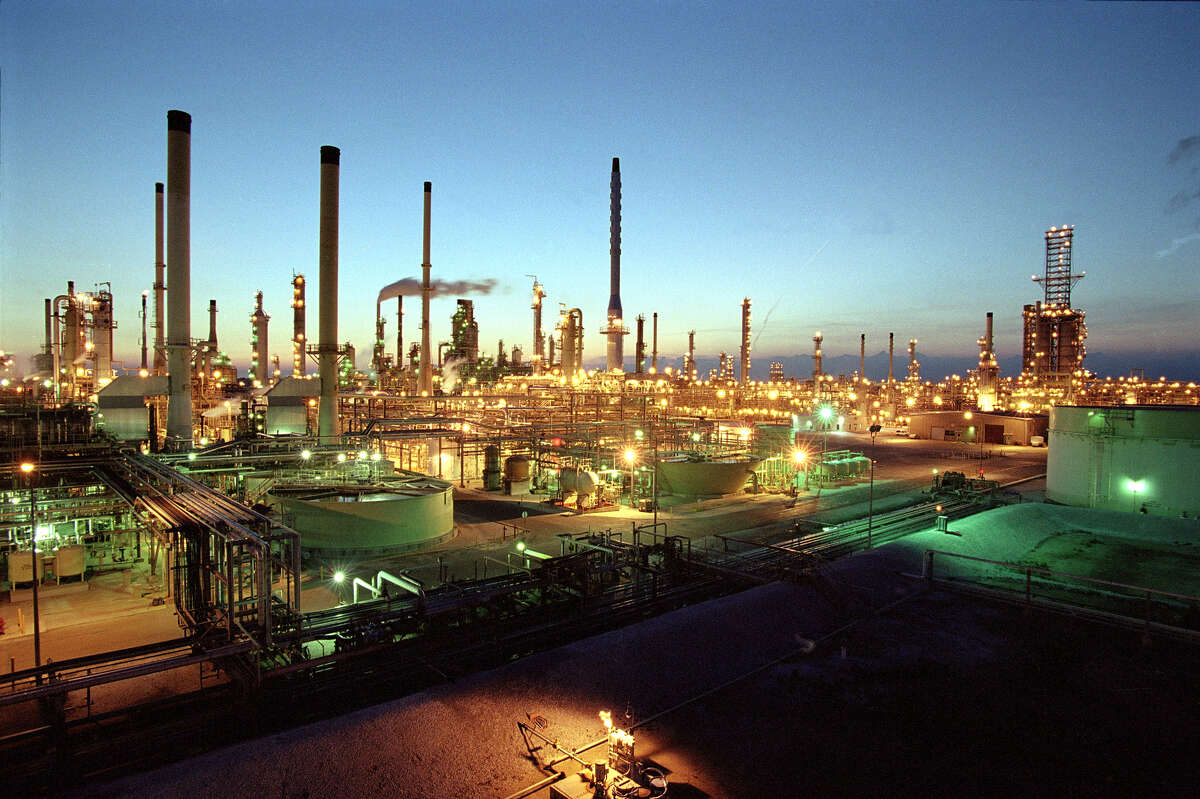 Raven Petroleum aims to build first new Texas refinery in decades Raven Petroleum aims to build first new Texas refinery in decades