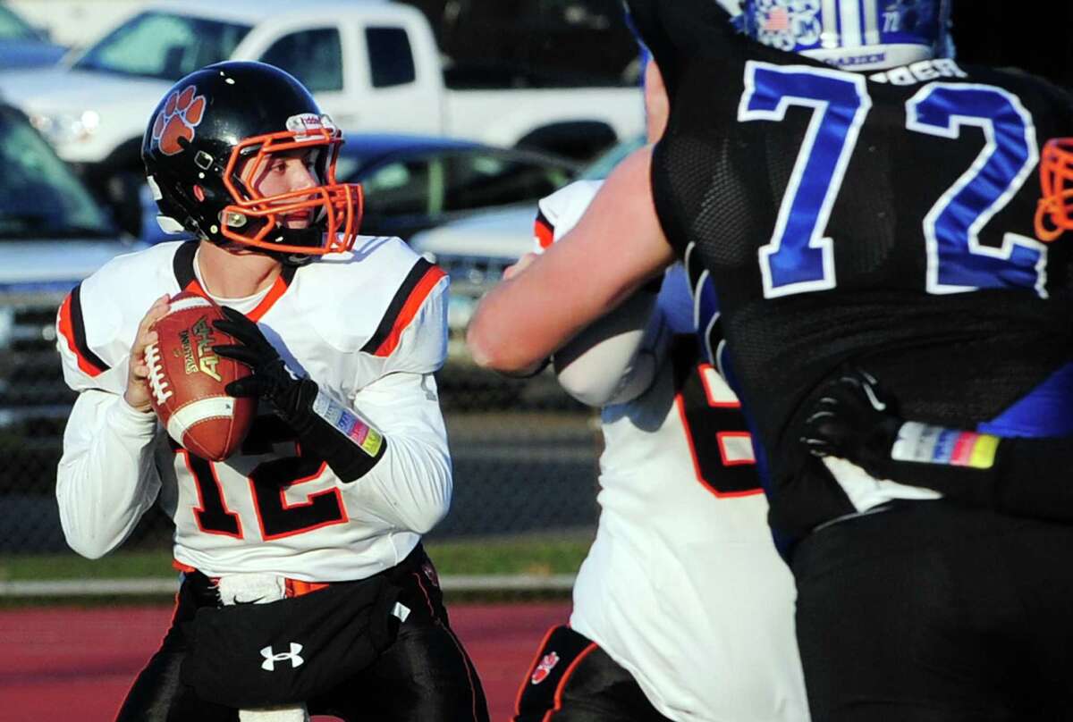 Darien beats Ridgefield for second straight Class LL title