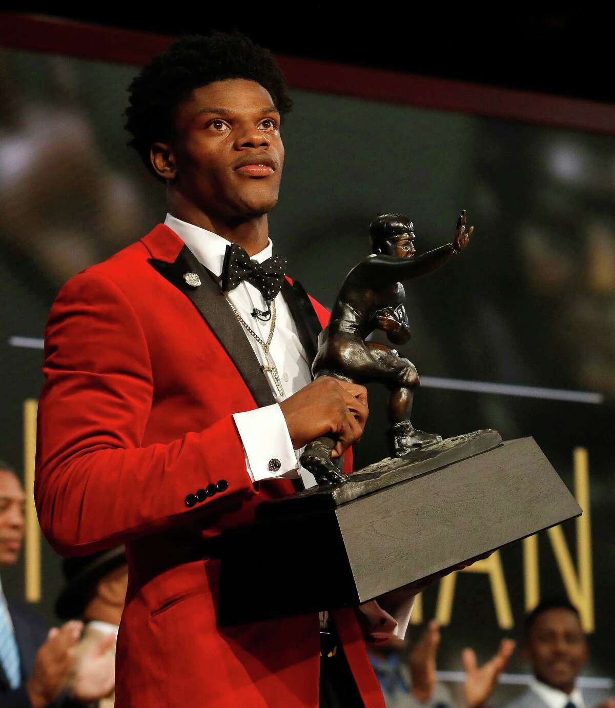 Louisville quarterback Lamar Jackson wins Heisman Trophy
