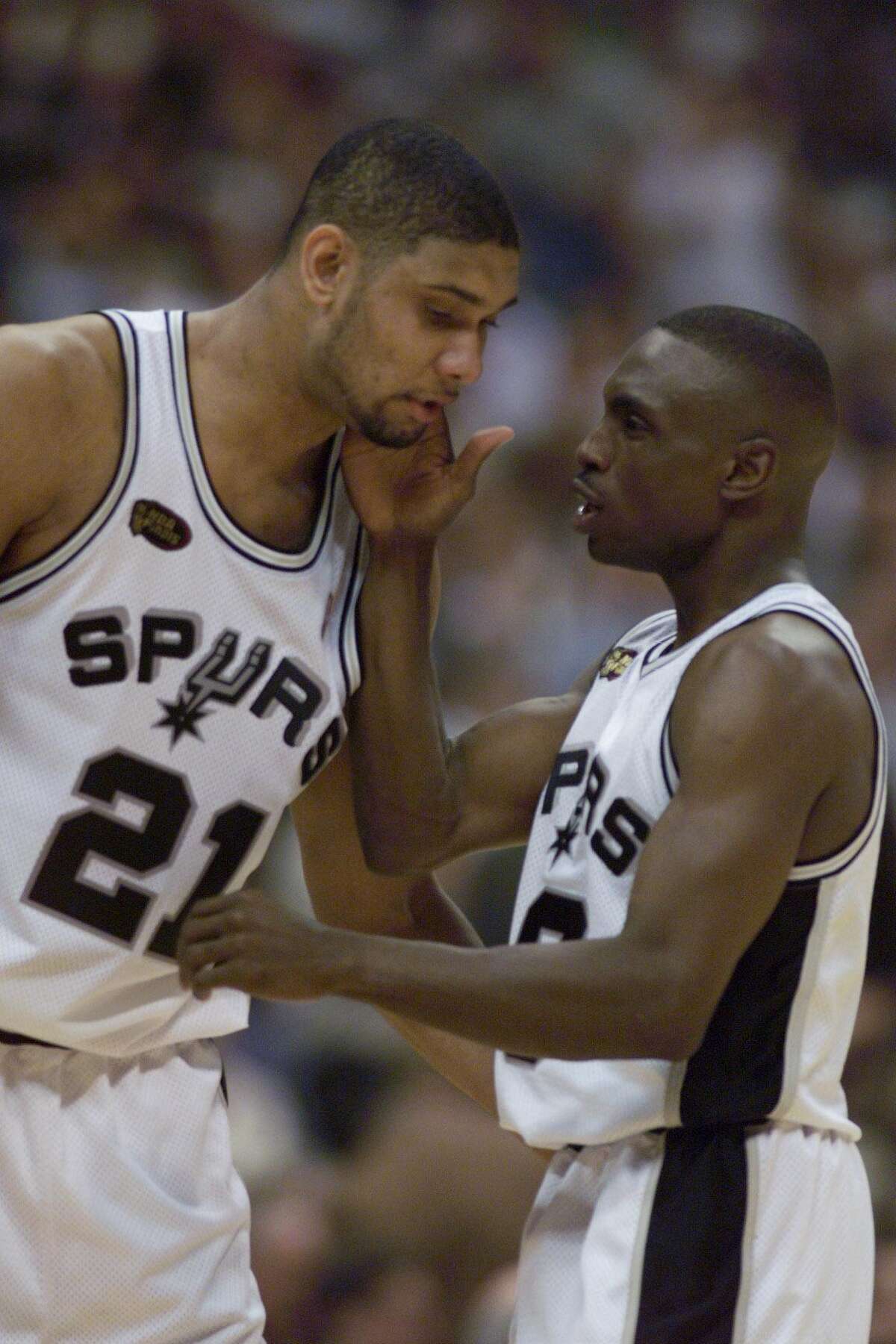 Always Duncan’s opposite, Johnson welcomes him to Spurs’ rafters