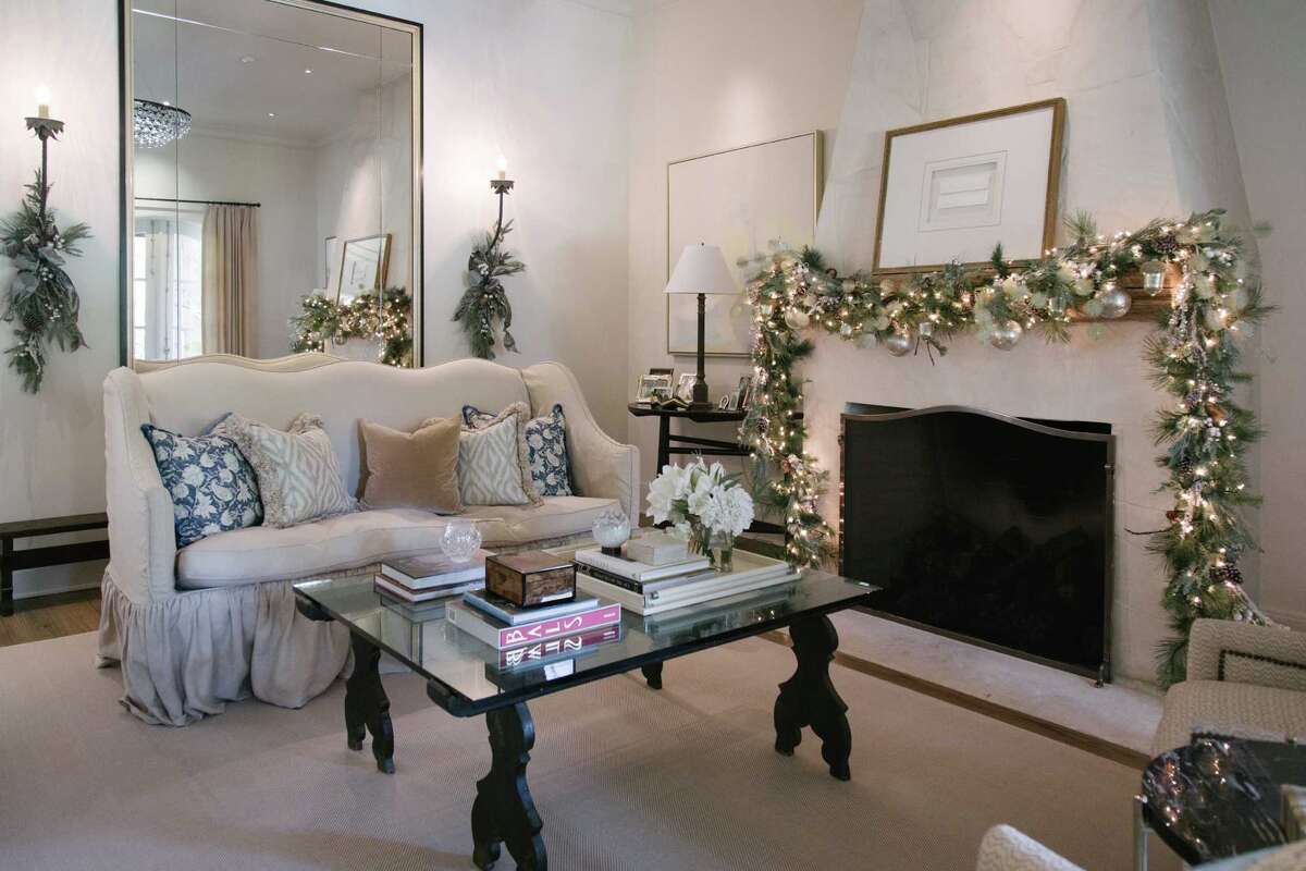 D'Antonis create a cozy holiday spot for their Rockets family