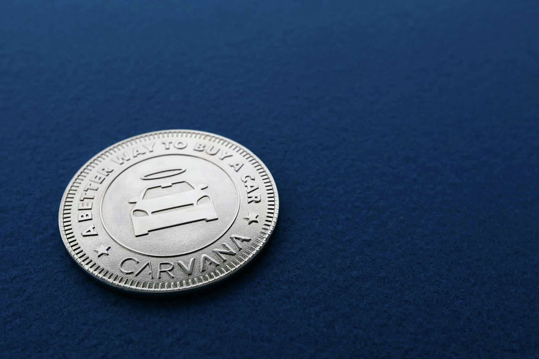 New Carvana tower aims to make car buying 'fun'