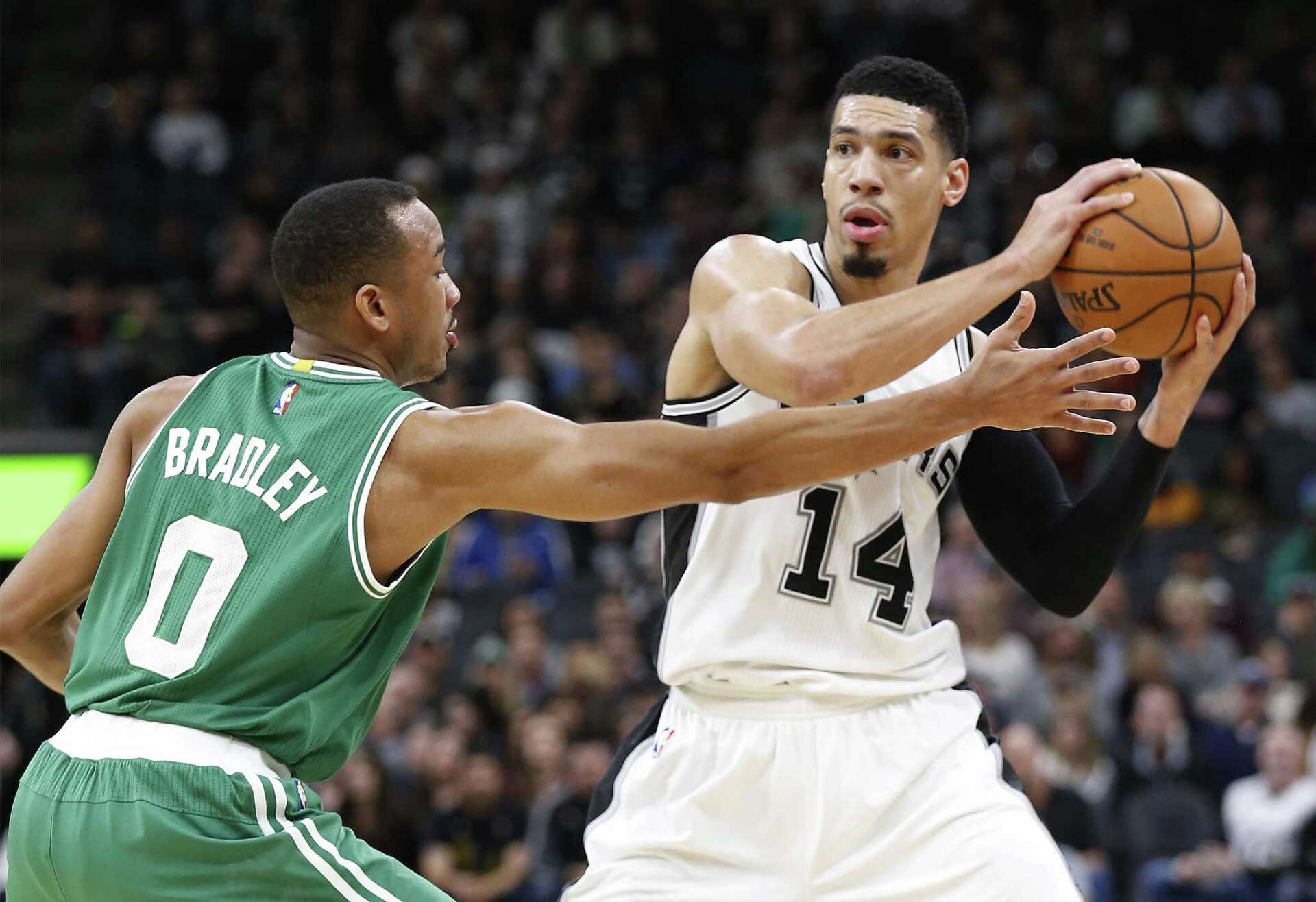 Spurs notebook: Assists make Pop ‘happy’ — just don’t tell anyone
