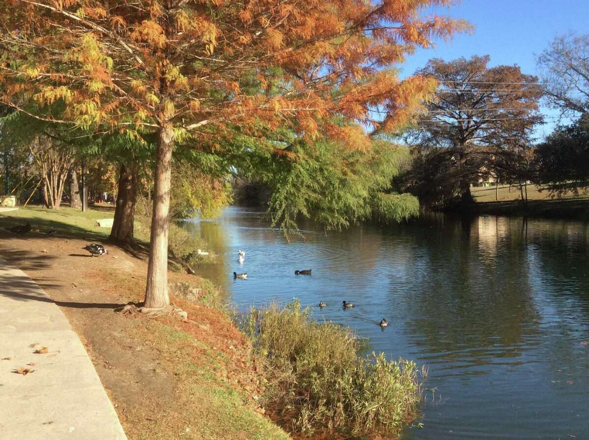 Boerne's Hill Country Mile filled with restaurants, shops, art, walking ...