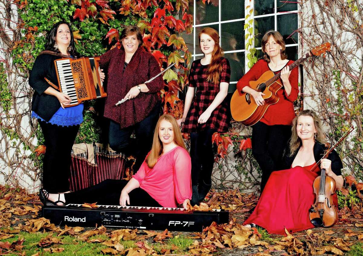 Cherish the Ladies perform Irish holiday show at The Kate