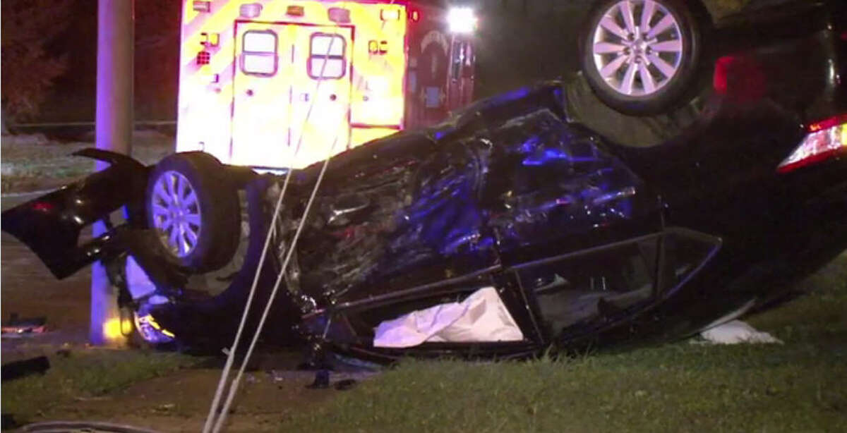 2 Motorists Survive Rollover Crash In Sw Houston