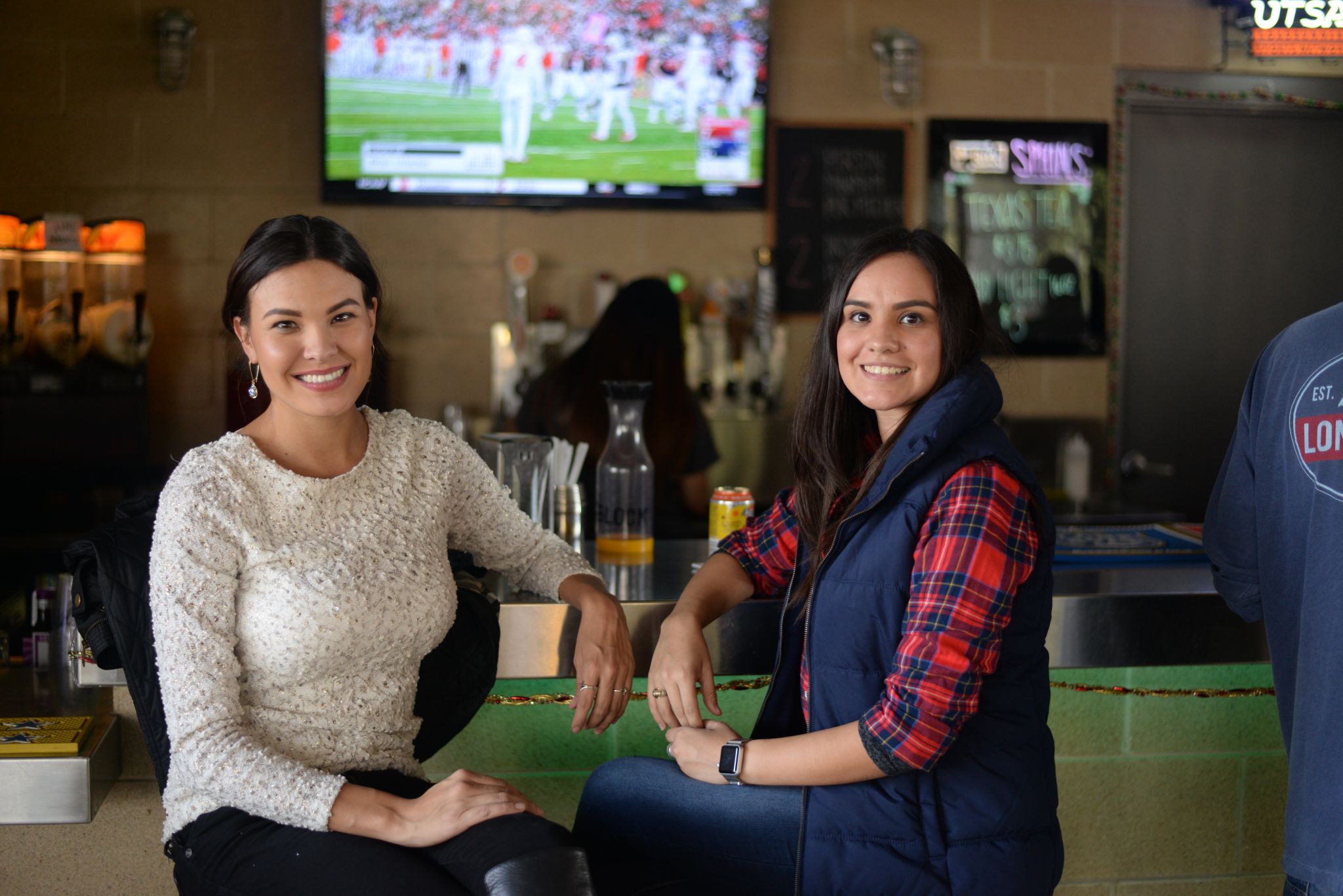 Photos: UTSA fans show support at watch parties for historic first bowl ...